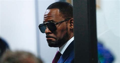 r kelly cries about jail cell size as part of plea to be