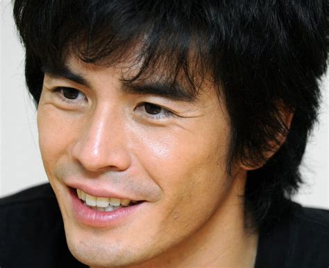 「いかつ！」正統派イケメン俳優の〝激変〟が話題 バリカン片手に〝丸刈り〟過程披露「なんで全部似合うねーん 」「昔より今の方がカッコイイ