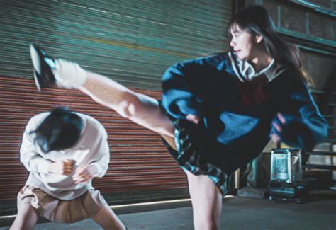 空手美女 長野じゅりあ、自主mvで2人に襲われるもミニスカで撃退する姿を公開 Efight【イーファイト】格闘技情報を毎日配信！