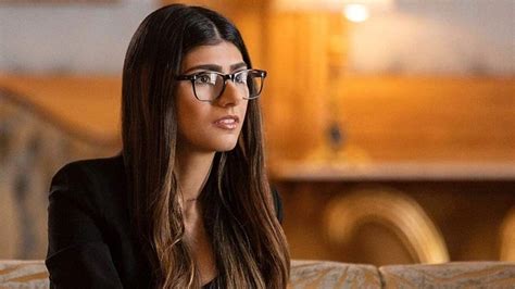 ميا خليفة تسخر من كايلي جينير بسبب تعليقها على الاحداث في فلسطين