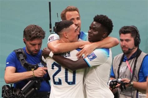 Englands Rampant Lions Roar To 3 0 World Cup Win Over Senegal The