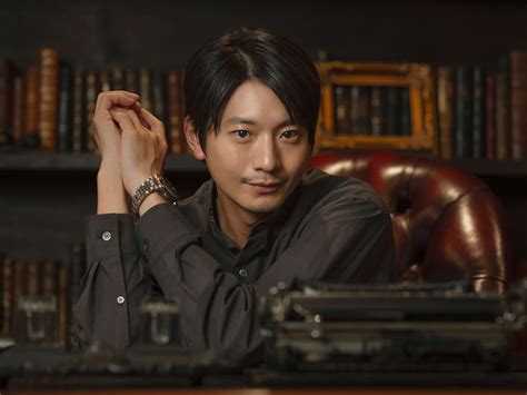 向井理さん、嘘から追い詰められていくブラックな男に 舞台『リムジン』に主演：telling テリング