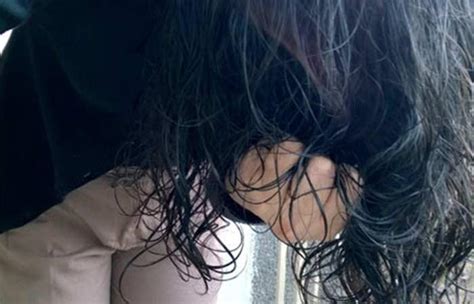 3 Simple Ways To Scrunch Your Hair