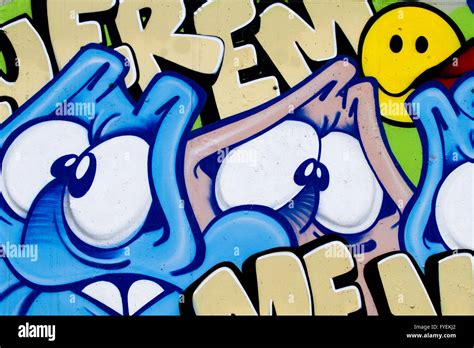 Arte En La Calle El Segmento De Un Graffiti Urbano En La Pared