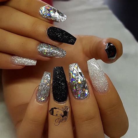 37 Black Glitter Nails Designs That You Can Make Eazy Glam