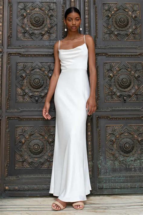 21 Best Sheath Wedding Dresses