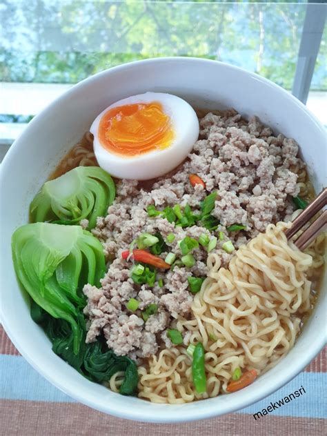 มาม่าหมูสับ เรื่องราวของรสชาติที่อร่อยและน่าตื่นเต้น