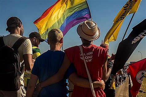 Mês Do Orgulho Lgbt Como O Arco íris Se Tornou A Bandeira Do Geral