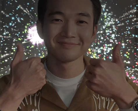 How To Perform Facetime Reaction Gestures On Iphone Ipad And Mac