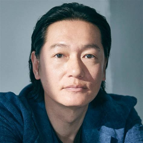 井浦 新「おじさんになったらもっと余裕が出てくると思っていた」人生で詰まないために避けてきたもの インタビュー 人生、おしゃれ、そしてこれ