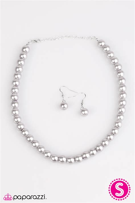 Paparazzi Not Your Mamas Pearls Silver Necklace And Earring Set