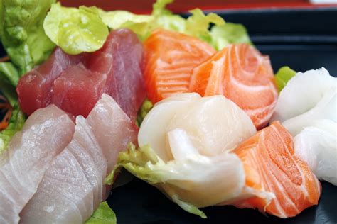 무료 이미지 화이트 아시아 사람 식사 식품 빨간 해물 신선한 물고기 건강한 먹다 점심 맛있는 퀴 토우