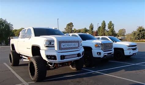 Image result for Pro Comp Lift vs Leveling Kit