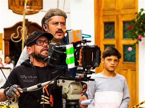 Image result for Video Con Te Video Clip