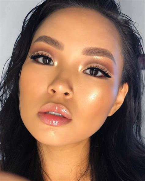 17 Gold Eyeshadow Looks For Any Season - Inspired Beauty