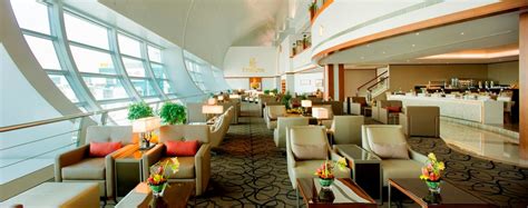 Dubai | Emirates First Class Lounge - Business Class Club