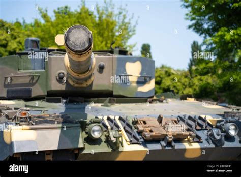 Leopard 2A4 tank with camouflage paint Stock Photo - Alamy