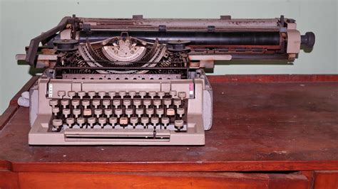 Image result for How to Use Word Processor Typewriter