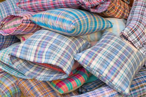 25 Easy Sewing Machine Project Ideas For Beginners - Gathering Thread