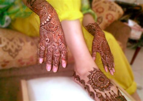 Image result for Broad Mehandi Designs