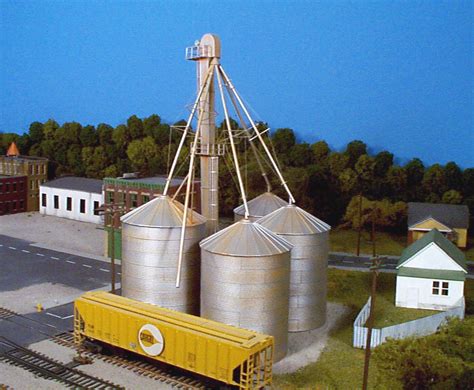 Image result for HO Scale Model Grain Hoppers