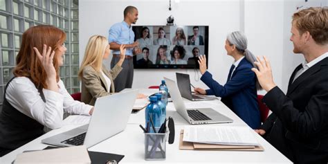 How Screen Sharing Enhances Meeting Rooms and Conference Areas