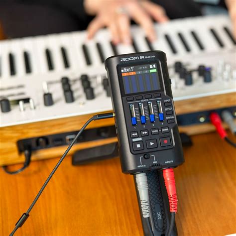 Zoom R4 Portable Multitrack Recorder Mixer