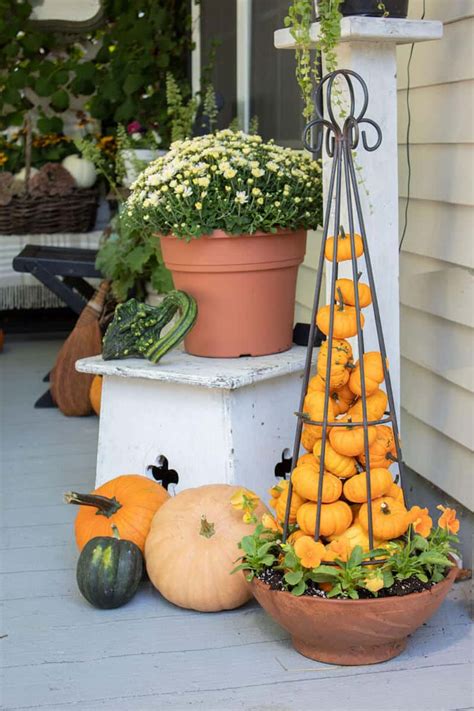 Fall Porch Decor - The Honeycomb Home