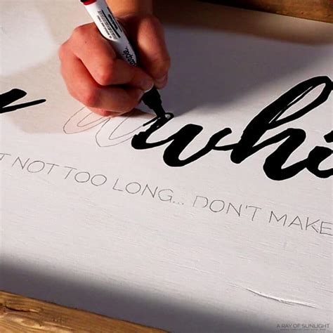 How to Paint Letters on a Sign