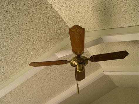6 Alternatives To Popcorn Ceilings (Pick These!)