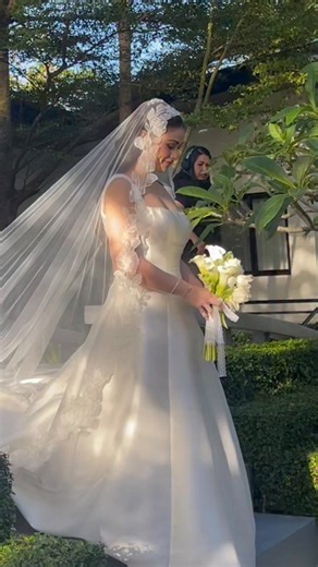 It's a beautiful day for a wedding. Congratulations @Carla Abellana & Reg! 🤍 #wedding #aiveebride #carlaabellana | Dr. Aivee Teo