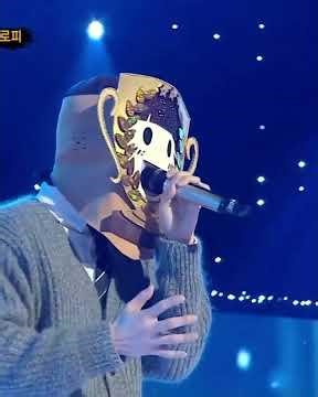 This Voice Broke the Panel into Tears... WHO IS HE?! 😱 | The King of Mask Singer Ep.524