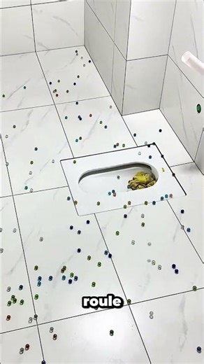 Test de drain de salle de bain Génial au Japon avec des Billes