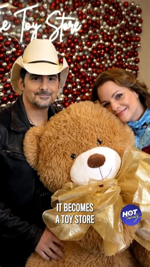 Brad Paisley's giving back this holiday season 💝 | CMT