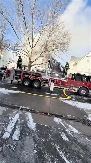 Springfield Fire Department is currently battling a fire at a vacant house on Acushnet Avenue: https://www.wwlp.com/news/local-news/hampden-county/crews-work-to-put-out-fire-on-acushnet-avenue-in-springfield/ | WWLP-22News