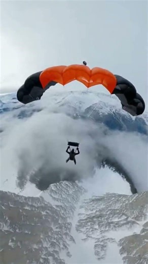 Base Jumping Fail Moments 🪂 Parachute Gone Wrong