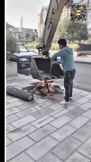 Cooking Meat Using an Excavator Bucket Over Open Fire #9forge