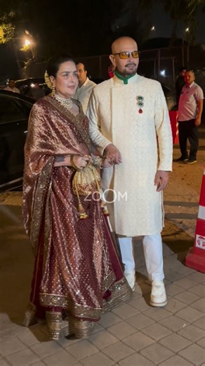 Rakesh Roshan steps in with daughter Sunaina Roshan to attend nephew Eshaan Roshan’s wedding [rakesh roshan sunaina roshan eshaan wedding, rakesh roshan nephew wedding, eshaan roshan wedding celebs, roshan family wedding, rakesh roshan spotted at wedding] #rakeshroshan #sunainaroshan | Zoom TV