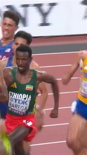 Remember this epic comeback ⁉️ Jimmy Gressier dug deep in the final metres of the 10,000m to win gold in Tokyo😱 Catch him this weekend as he takes on his first #WorldCrossCountry Championships as a senior 😤 #WorldAthleticsChamps | World Athletics