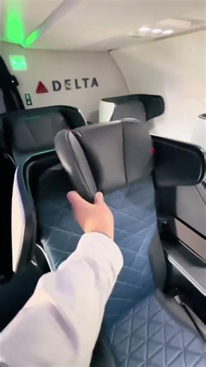 United Airlines First Class Boeing 757 200 Las Vegas to New York