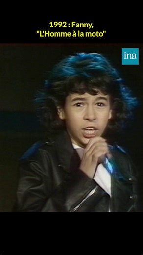 La chanteuse Fanny, révélée enfant avec sa reprise de "L’Homme à la moto", est morte à l’âge de 46 ans. ⏪ En 1992, la jeune chanteuse sétoise interprétait ce titre sur le plateau de "Zapper n’est pas jouer". | INA