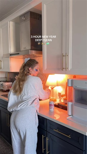 NEW YEAR MEANS A DEEP CLEAN!!! Would you guys believe me if I told you I wasn’t even done yet🥲 #cleanwithme #newyearreset #resetwithme #resetroutine #deepclean