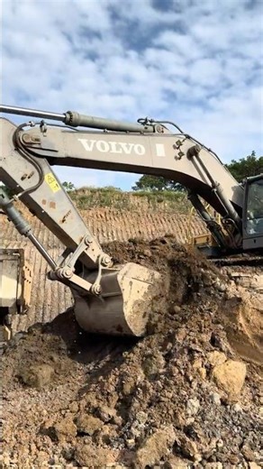 Volvo EC480DL Excavator Digging Hard Mud & Dump Trucks | Powerful Heavy Equipment Work! #shorts