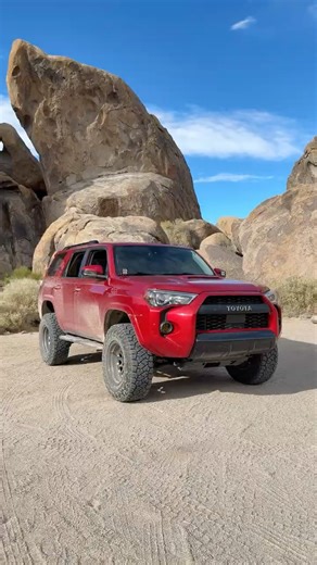 Toyota 4Runner Off Road at Alabama Hills - Lone Pine, CA