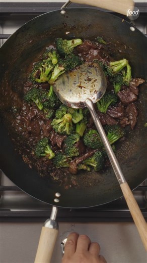 Chef Jet Tila's sharing all the secrets to making perfect Beef and Broccoli at home 🥦🥦 #ReadyJetCook See the FULL recipe on Food Network's YouTube ➡️ https://youtu.be/6BccdIC_EkM (New episodes drop every Monday!) Get the recipe: https://foodtv.com/3NFaINY | Food Network