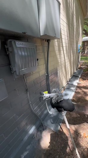 On this exterior job, @Wackenhut Painting Co. is using one of the new #graco neon LP tips to achieve a superior finish, sprayed at half the pressure. For a limited time, you can receive a FREE low pressure tip with the purchase of any 3 neon RAC X low pressure tips (LP & WR LP). Don’t miss out on this exclusive offer, available through June 11, 2023. View full details at the link in our bio.