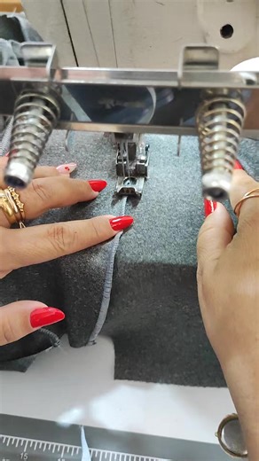 rebatendo costura na Galoneira Industrial Somos Fabricantes de Moda Íntima e enviamos pra todo o Brasil 🇧🇷 #modaintima #cueca #produção #costureira #atelier #todaintima_store1