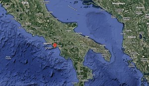 Mașinile cu numere pare pot circula doar în zilele cu soț / Pe o șosea de 50 de kilometri din Italia în toată luna august există o regulă ce amintește de dictatura din România / Decizia de aici ține de traficul extrem de mare produs de turiști