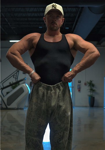 One of my goals for this off-season is to put as much size as we can on this shape with no restraints on time. With that being said, 235 lean coming soon.