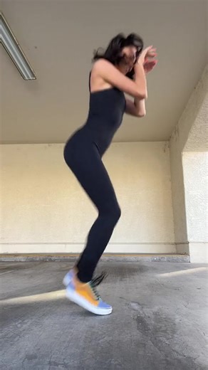 Shuffle Dance Tutorial - Learn the Best Footwork Moves | Sofia TikTok